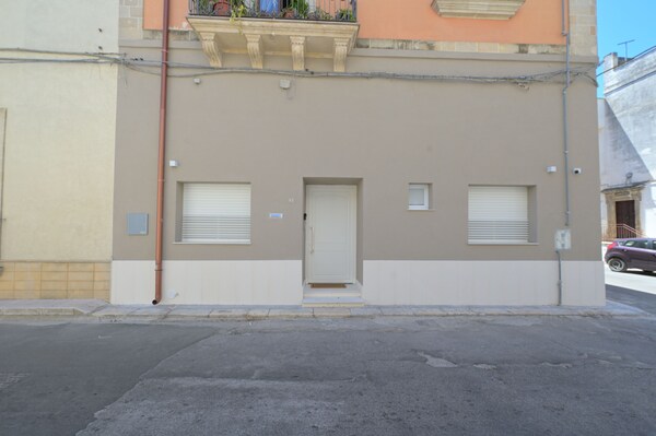 Apartment In The Center Of Manduria, Your Family Will Be Close To Everything - Erchie