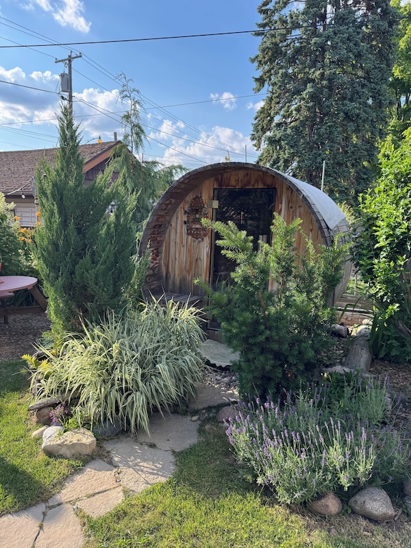 Boho Art Cottage In Hip Bay View, Milw Neighborhood- 3bed, Sauna, Hot Tub - Milwaukee, WI