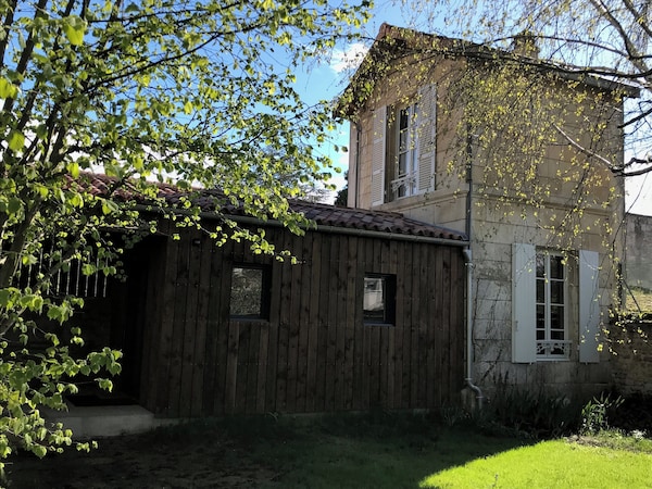 New L'horizon Gîte In An Exceptional Town Location. Free Parking - Marais poitevin