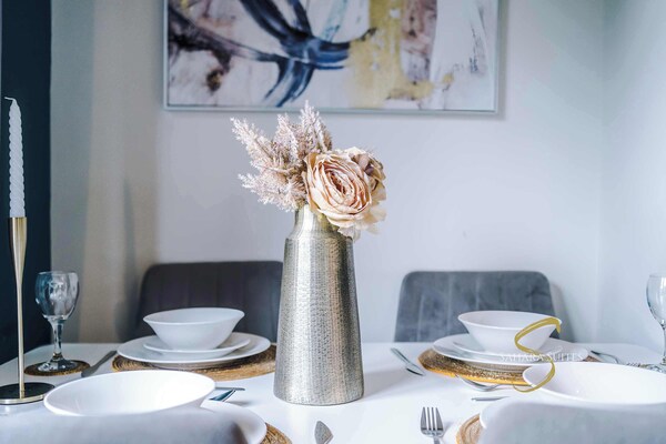 Luxury 5br - Wolverhampton Stay - 20%off - Parking - Wolverhampton