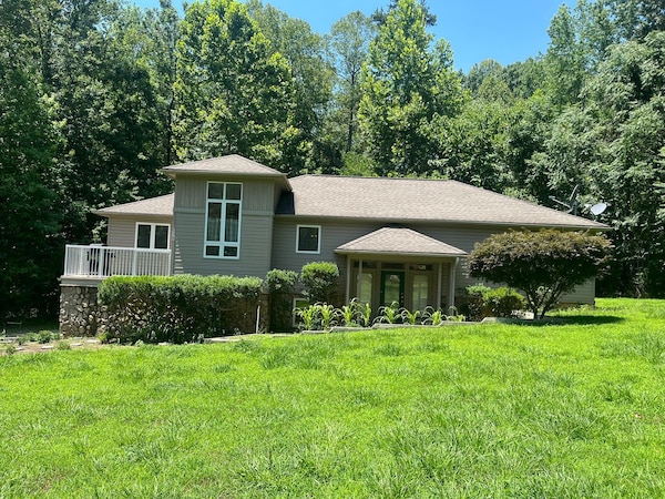 Escape To The Lake 4-bedroom House In "The Waters Of Lake Anna" - Lake Anna, VA