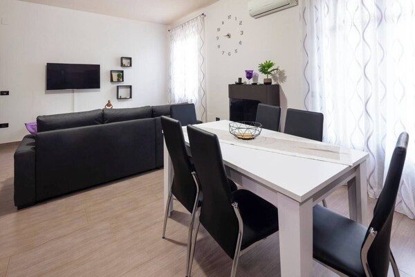 Completely Renovated Apartment Designed With Attention To Detail. - Acquedolci