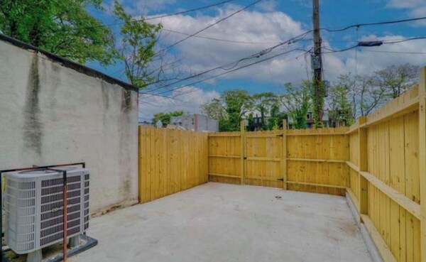 Spacious 3br, 3.5ba Home With Ensuite Bathrooms & Modern Comforts - Baltimore, MD