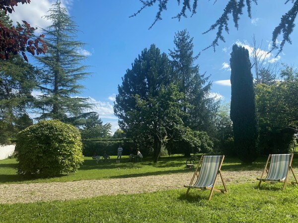 Charming 4 Bedroom House For Rent In The Pretty Village Of Poses - On The Banks Of The Seine - Val-de-Reuil