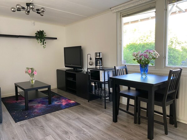 Cozy Guesthouse With Room For 1-4 Guests, Pets Allowed! - Västerås