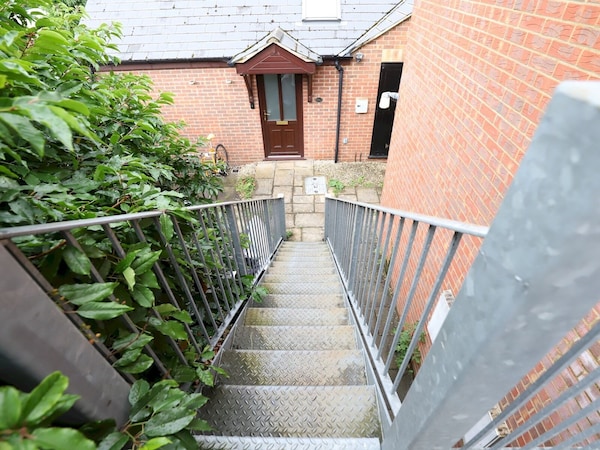 Pass The Keys | Equipped Apartment + Parking - Central Oxford - 牛津