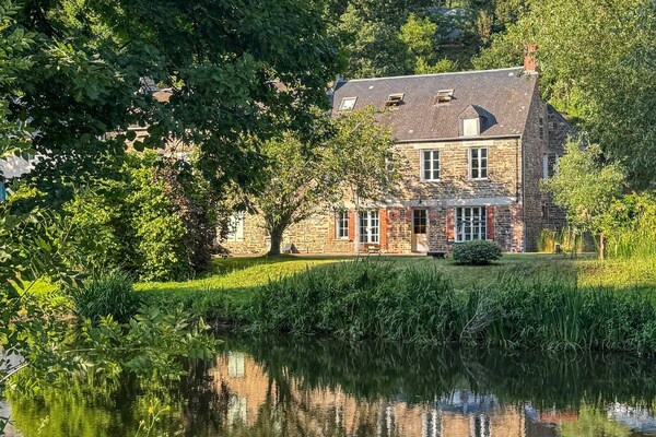 Gîte De Charme Suisse Normande, 10 Personnes, Vue Rivière - Orne
