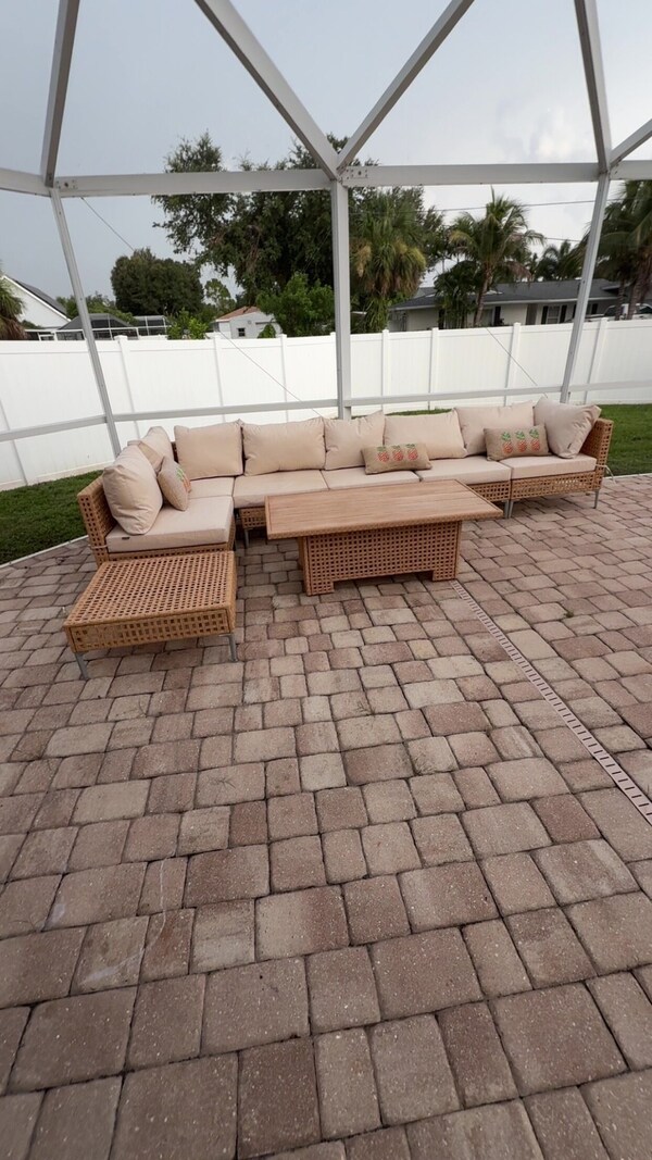 Spacious 4br Oasis Private Pool 20 Min To White Sand Beaches - Port Charlotte, FL