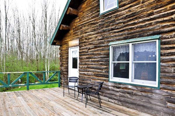 Soothing 3-bedroom Cabin In Alfred Station - 벨몬트