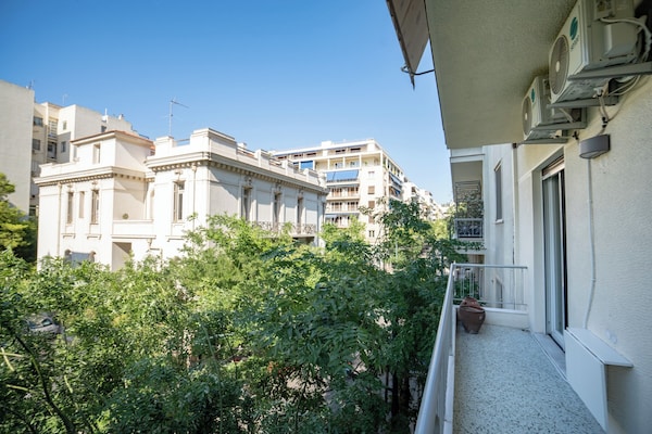Central Spot 2-bedroom Apt By μρS - Athene