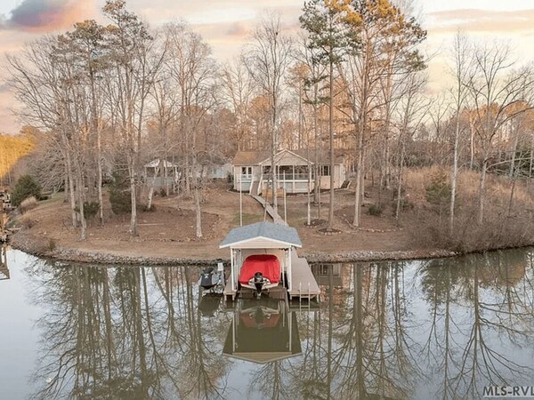 3-bed, 2 Bath House On Lake Gaston - Lake Gaston