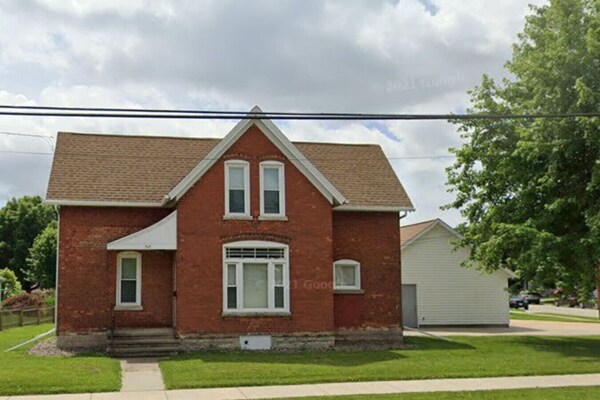Charming Brick House - Wisconsin