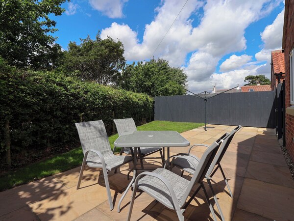 Dans Holiday Cottage, Pet Friendly, With Open Fire In Barmston - Bridlington