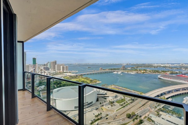 Miami Lux 1br | 37th Floor W/ Bay & City Views - Miami, FL