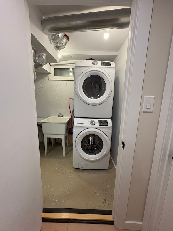 Entire Guest Suite In Calgary, Ab - 알버타