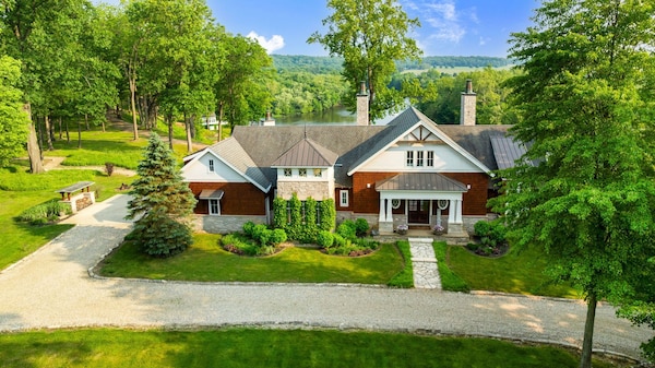 Kennan Hollow Farm | 100+ Acres On River Sleeps 18 5br/4.5ba - Dowagiac, MI