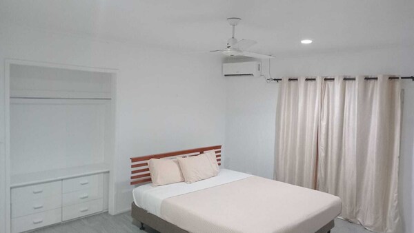3-bedroom Wailoaloa Getaway In Nadi, Fiji  5 Minute Walk To Beach & Local Eats - Nadi