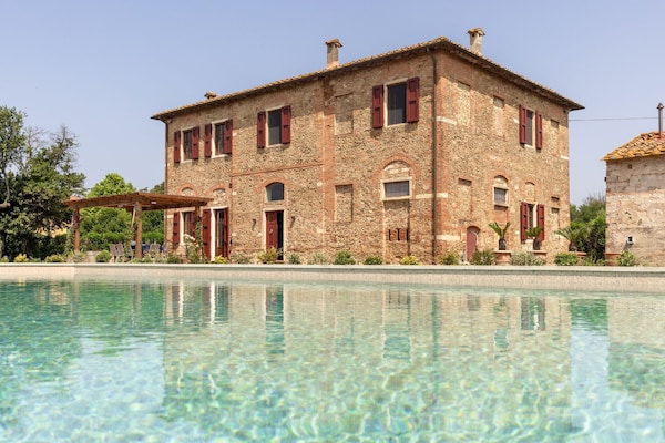 Wonderful Private Villa With A/c, Wifi, Hot Tub, Private Pool, Terrace, Panoramic View And Parking - Cecina