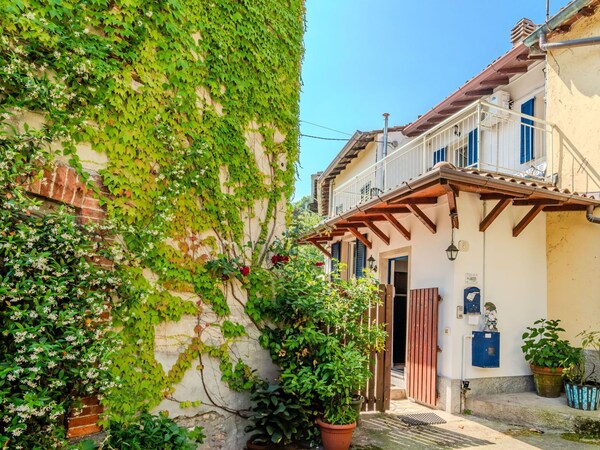Beautiful  Villa For 5 People With Wifi, A/c, Tv, Terrace And Parking - Cernobbio