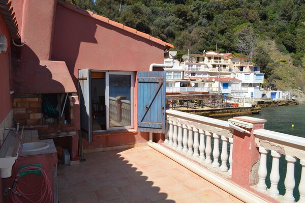 Waterfront House; Exceptional Site Of Anse Méjean - La Garde
