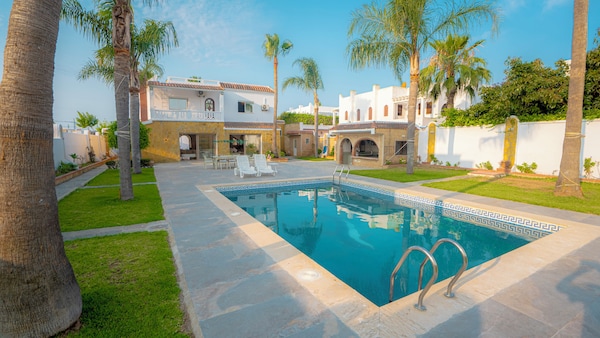 Cabo Negro Villa With Large Garden, Swimming Pool And Barbecue Area - Tétouan