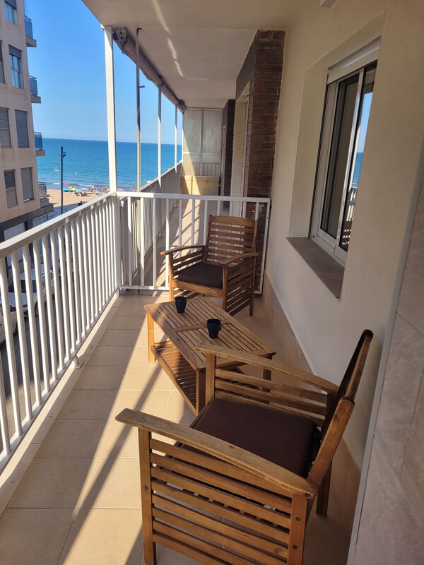 Brand New Apartment 20 Meters From The Sea! Air-conditioned. Macarena By The Sea - La Marina