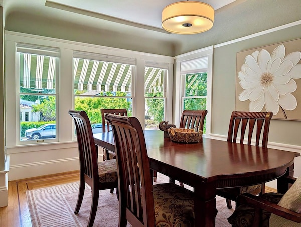 Charming 2-bedroom House Near Stanford - Palo Alto, CA