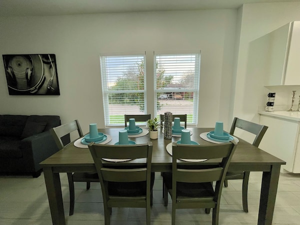 Spacious 3-bedroom Apartment In Wonderful Harlingen With Wifi, Ac. - Harlingen, TX