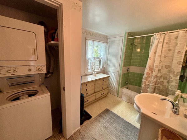 Classic Rye Beach Cottage - Rye, NH