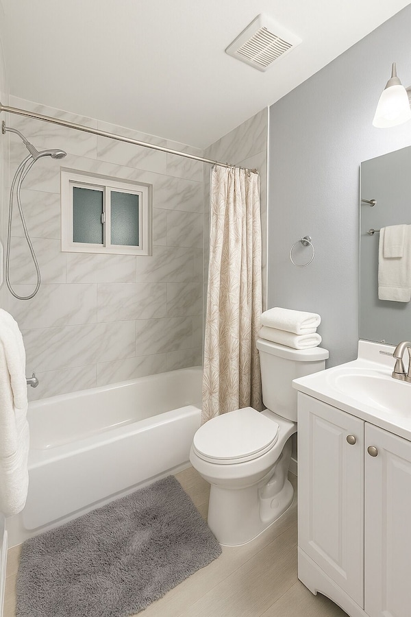 Cozy 2br 2ba On Fremont Street 3 Min Walk From Fremont Experience. - Four Queens Hotel & Casino