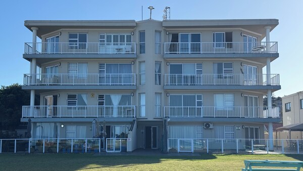 Charming 2-bedroom Beachapartment In Marvellous Jeffreys Bay Main Beach. - Jeffreys Bay