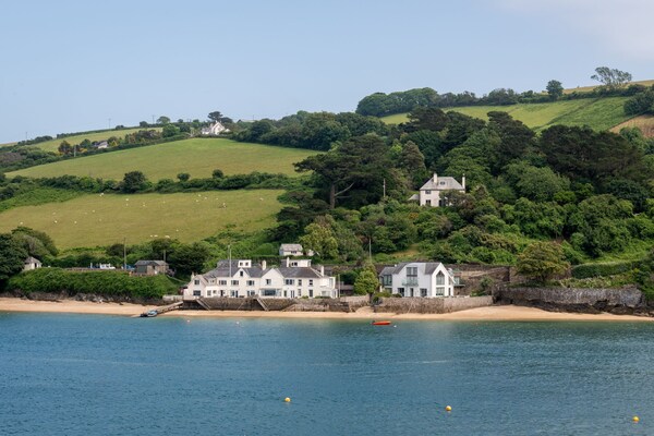 Ferryman's Cottage -  A Cottage That Sleeps 4 Guests  In 2 Bedrooms - Torcross