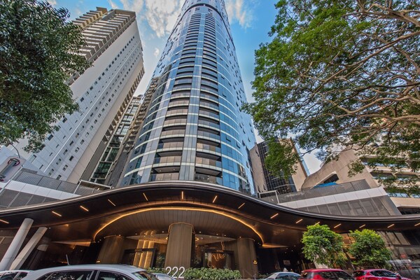 Skyrise Style! 1bed/1bath/1car/views! ~ Cbd - 索爾茲伯里