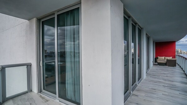 New Luxurious 3bdr Condo At Bw With Resort Amenities & Beach Chairs - Hollywood, FL