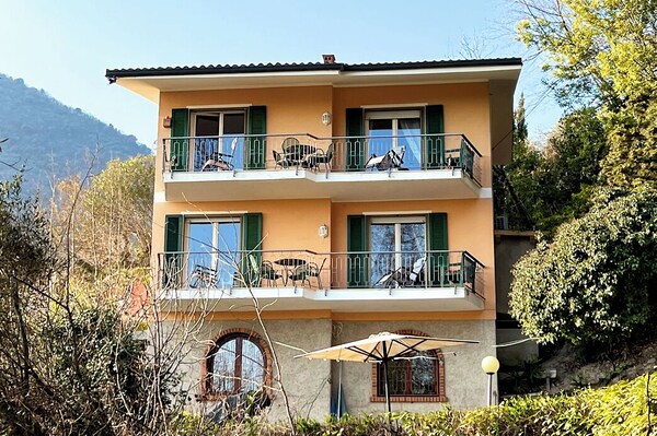 Villa Im Grünen Mit 2 Wohnungen, Privatschwimmbad, Partyraum Und Seeblick - Lombardei