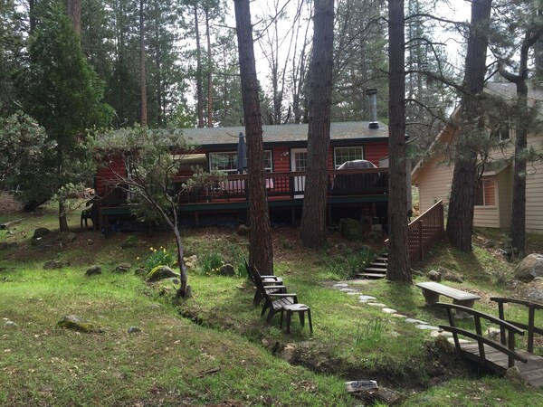 Charming Newer Cabin In Yosemite Sleeps 6 - Close To River And Pet Friendly - Wawona, CA
