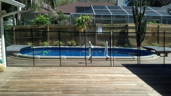 Luxuriate In Two En Suite Masters; Family Friendly; Roll-in Shower; Entry Ramp! - Palm Harbor, FL