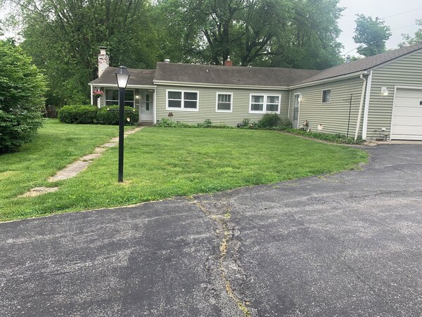 Cozy Cottage - 14 Mi. S. Of Indianapolis In The Greenwood/bargersville Area - Greenwood, IN