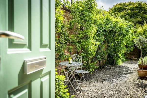 Moatside Gate - Sleeps 4 Guests In 2 Bedrooms - 約克