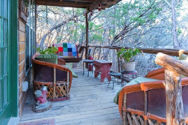 Firehouse Cabin At Hamilton Creek - Marble Falls, TX