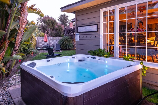 ¡Diversión Familiar!  Encanto Del Viejo Mundo, Bañera De Hidromasaje + Ubicación Perfecta En El Lado Oeste De Santa Cruz - Santa Cruz, CA