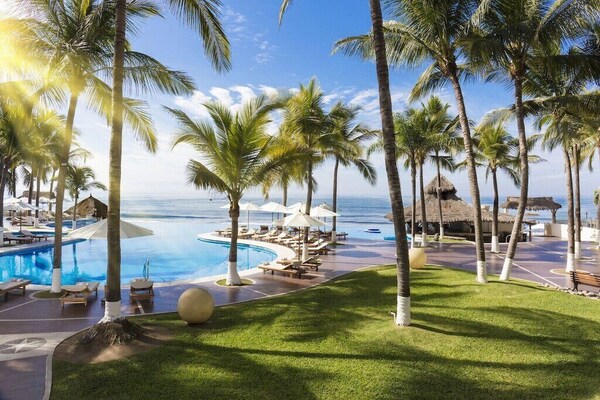 Flamingos Condominio De Un Dormitorio Frente Al Mar Con Servicios De Hotel - Nuevo Vallarta