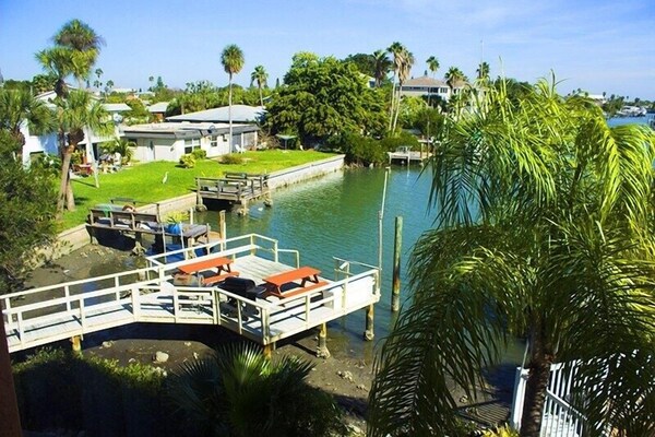 Prachtig Uitzicht Op Het Water In Het Skyline Resort - Madeira Beach, FL