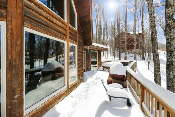 Beautiful Contemporary Home Offers Comfort And Convenience In Every Season. - Davis, WV