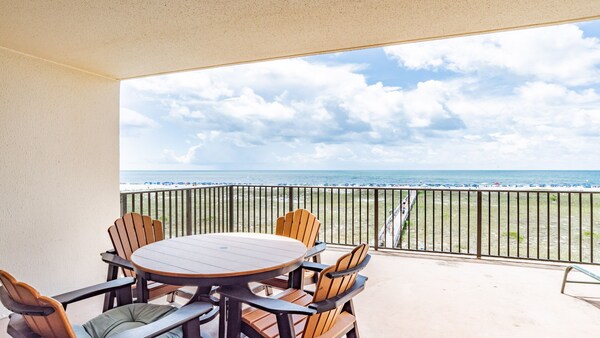 Oversized Balcony!!  The Largest Balcony At Phoenix Vii !!!! - Orange Beach, AL