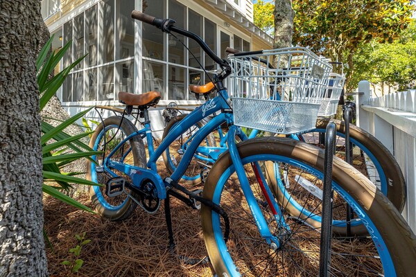 Seaside "Carey Cottage" | 3 Br | Sleeps 8 | Huge Primary Retreat! - Seaside, FL