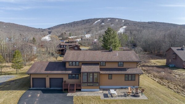 Skiing, Biking, Boating, And Hiking At Rock Wall Inn! - West Virginia