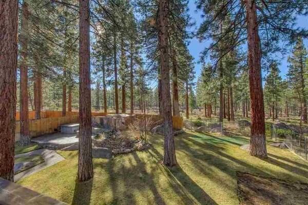 Amazing Back Yard For Bbqing, Private Hot Tub. Community Beach (Zc191) - Lake Tahoe