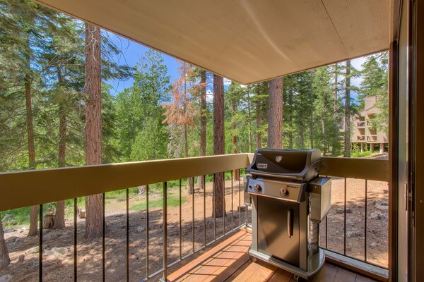 Woodsy Suite: 1  Br, 1.5  Ba Townhouse In Carnelian Bay, Sleeps 4 - North Lake Tahoe, CA