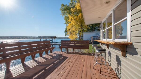 Simplement Irrésistible; "Vues Spectaculaires Et Un Design Moderne Vous Attendent!" - Finger Lakes